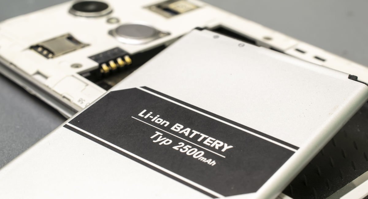 How to stay safe when using batteries - National Seniors Australia